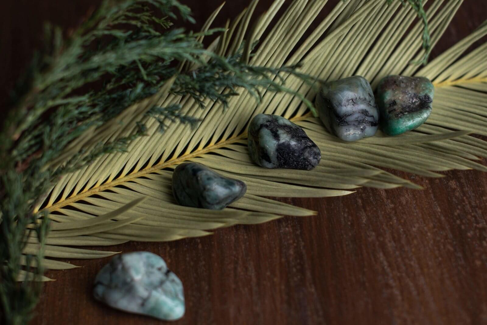 Smaragdas – www.Kristalai.eu